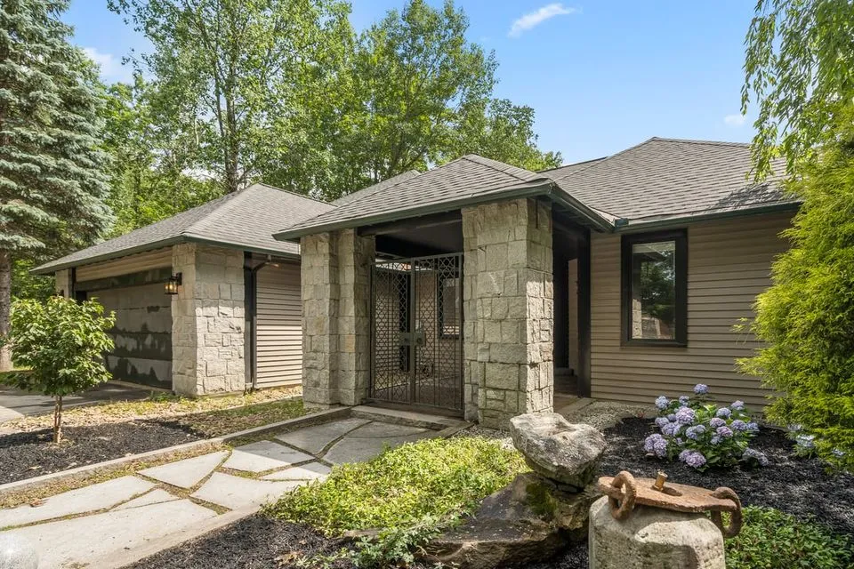 Cliff House at Tonella King Quarry | Milford NH Luxury Scenic Retreat