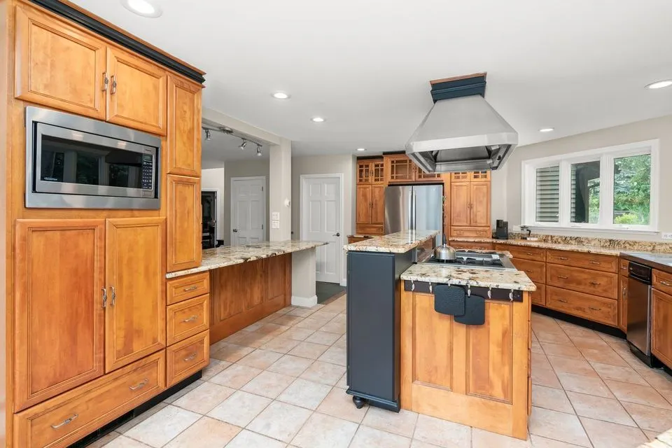 Cliff House at Tonella King Quarry | Milford NH Luxury Scenic Retreat